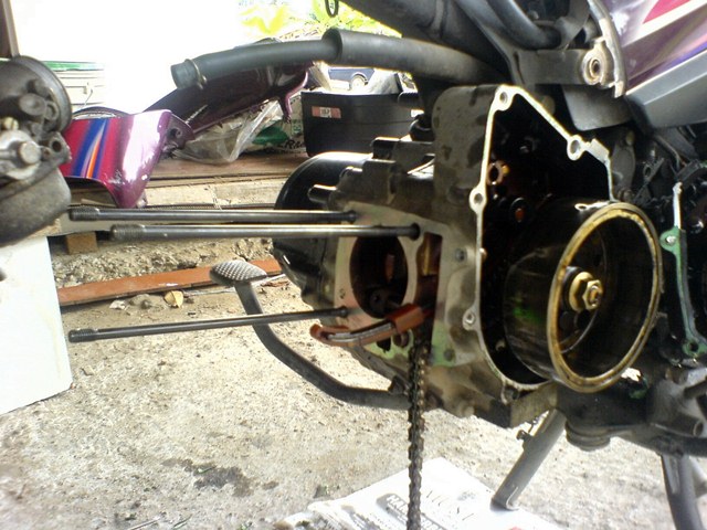 CoNtEnG: Motor perang tak laju.