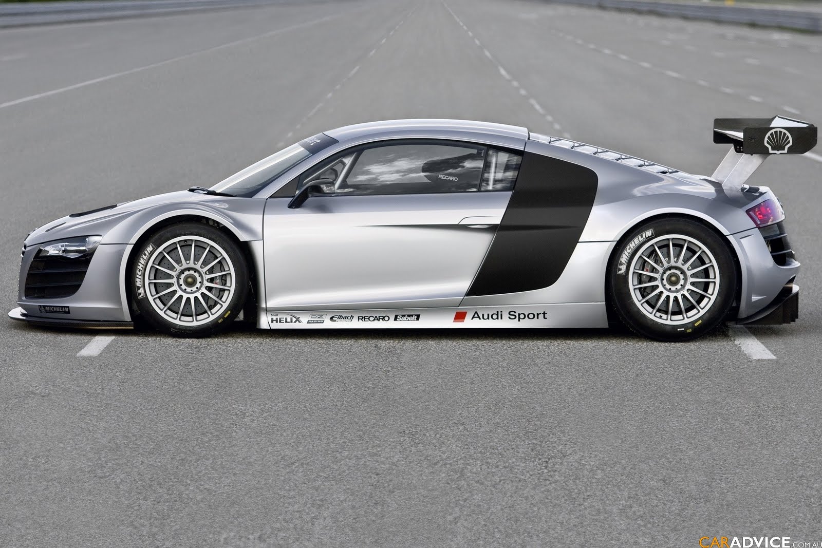 SPORTS CARS PICTURES: Audi GT3 Images