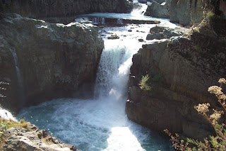 CHINAR SHADE : AHARBAL WATER FALL OF KASHMIR
