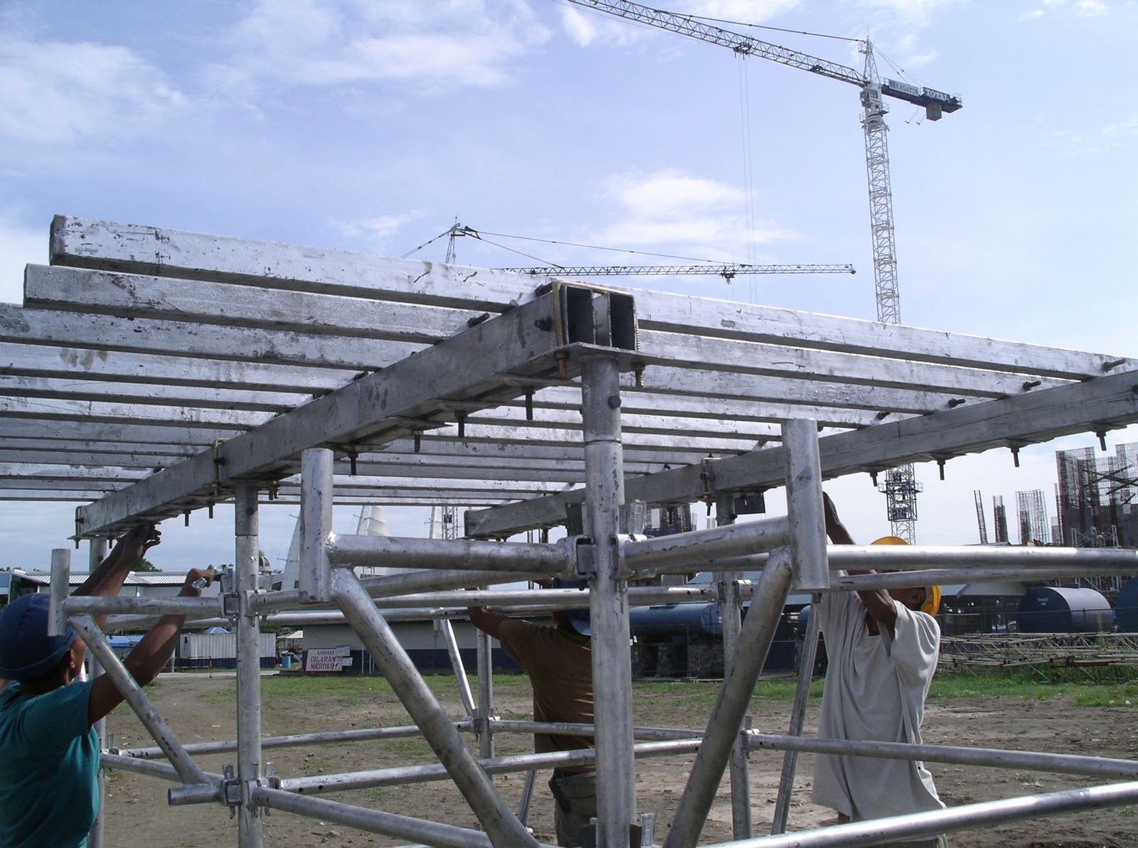 PT. GILANG GEMALA BORNEO PERKASA: Methode Formwork Plat Form