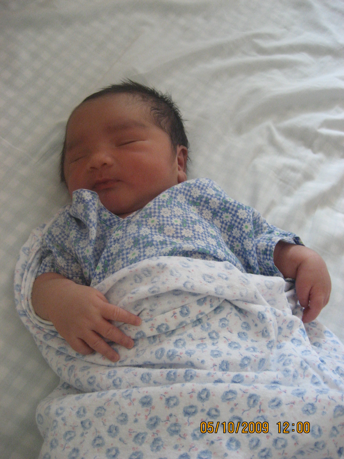 Norliza Othman's Blog - Life is Beautiful: Aliff Rayyan melihat duniaaa...