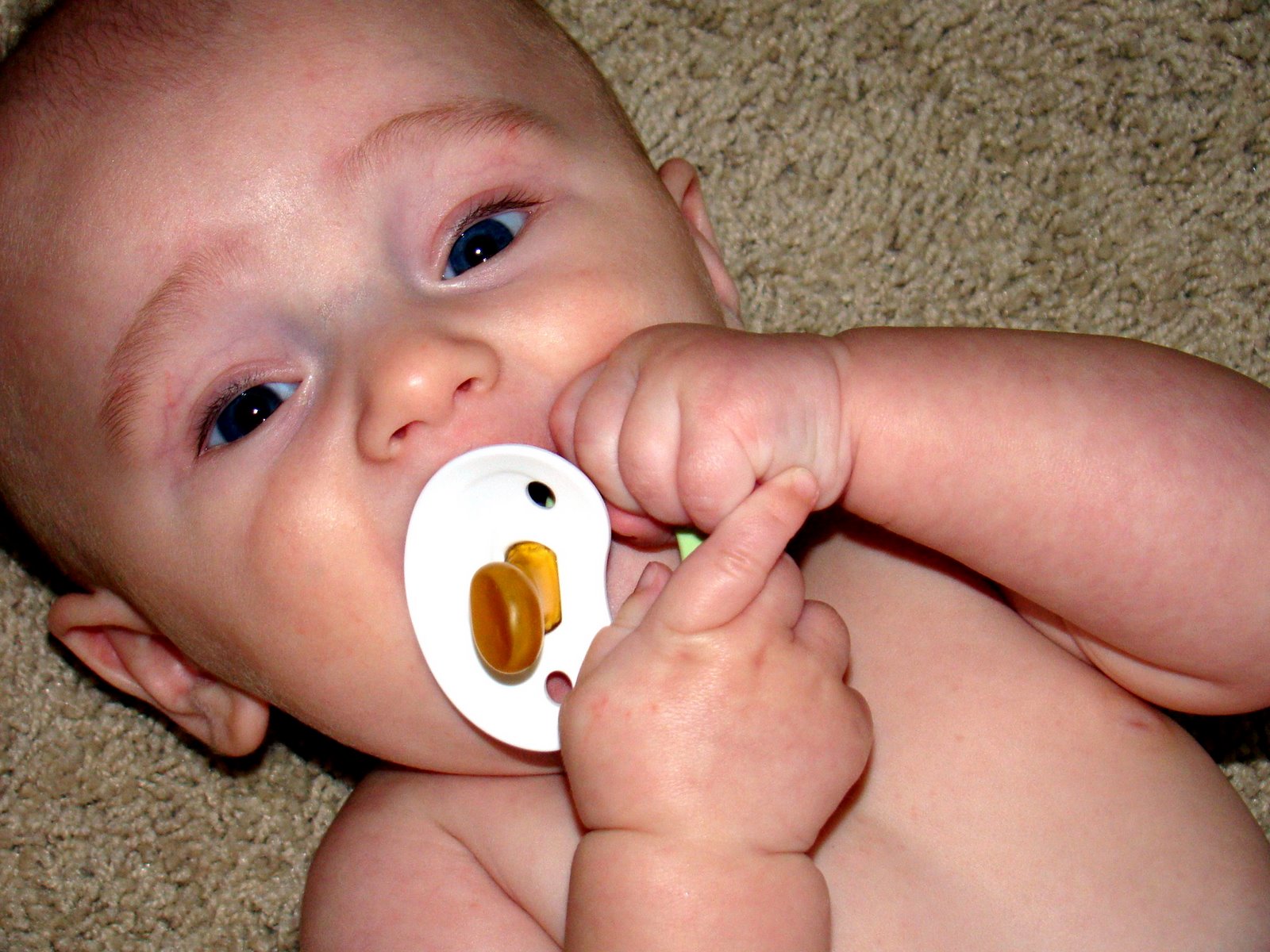 My Personal Paci Debate - The Journey of Parenthood...