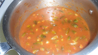 Bhibik ya NehNeh: Bamyeh (okra stew) بامية