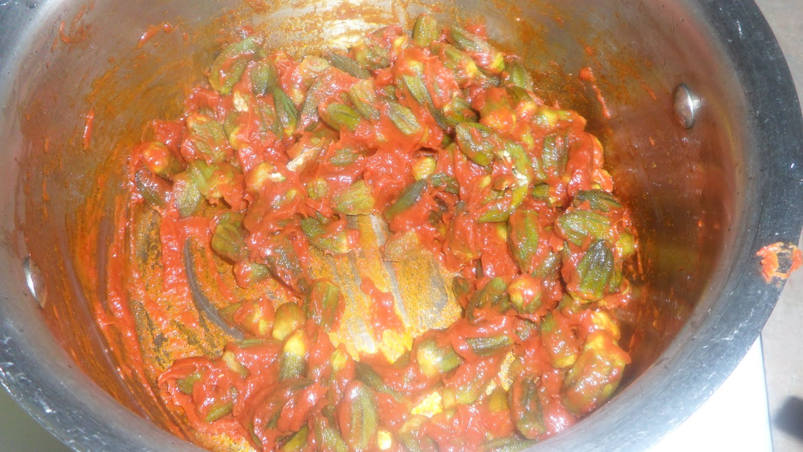 Bhibik ya NehNeh: Bamyeh (okra stew) بامية