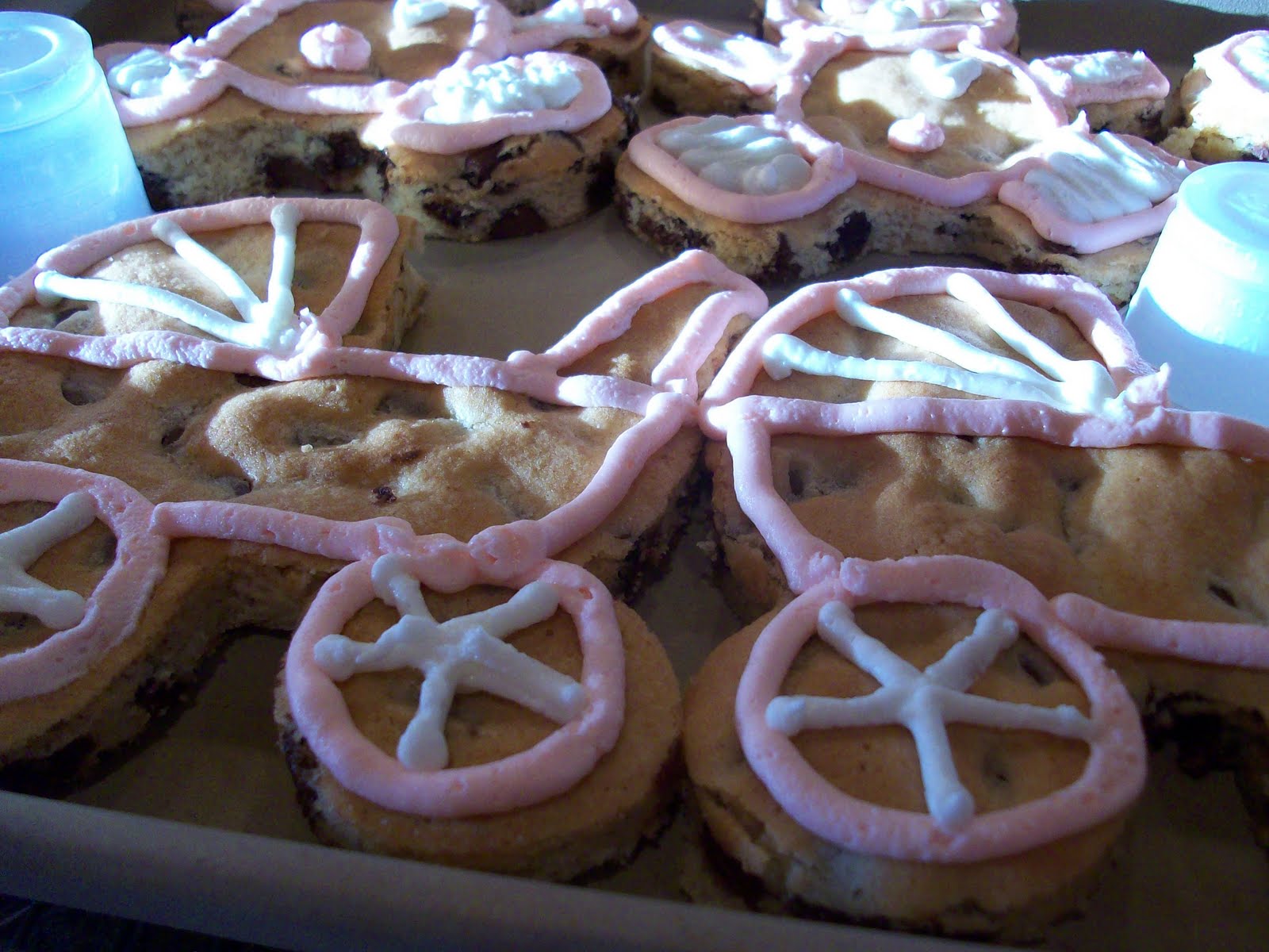 It's a Priceless Life: Decorated Chocolate Chip Cookies