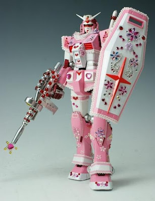 Tía Witty: Pink Gundam Robot is Pretty in Pink
