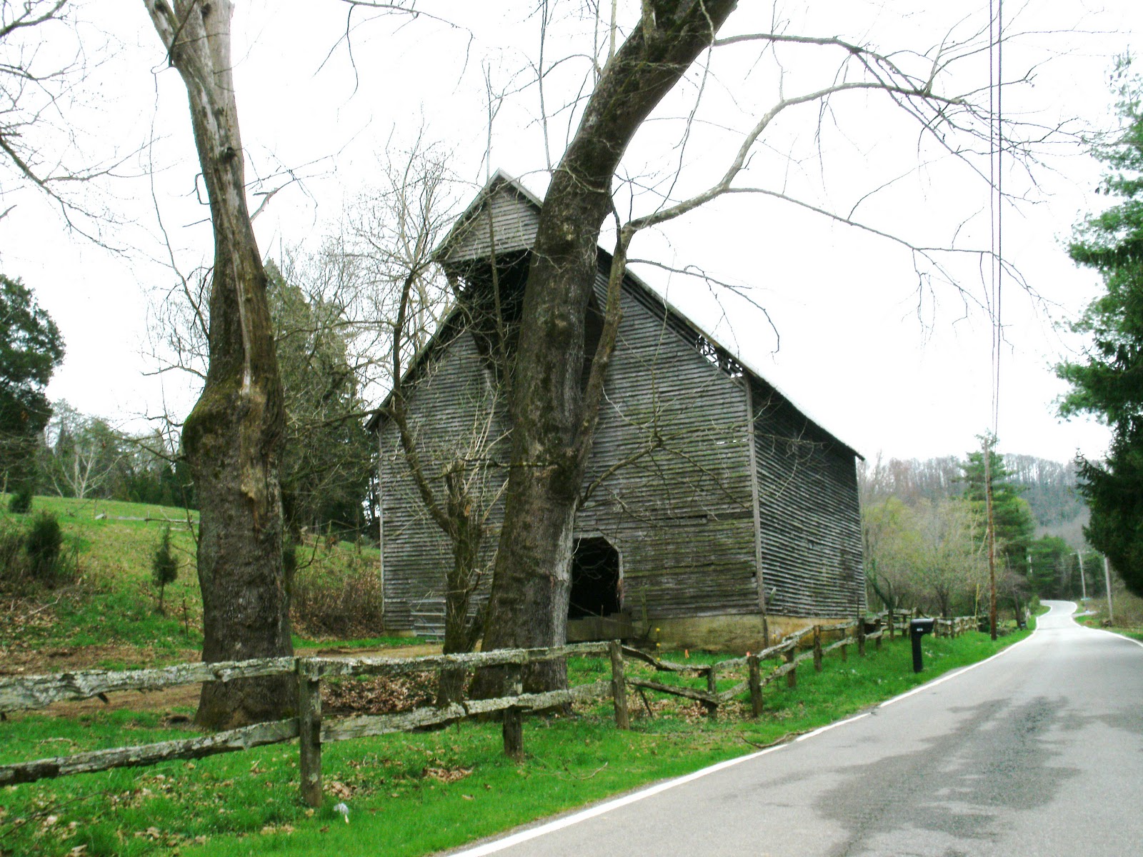 Brenda's East Tennessee Homes Blog: Old Barns