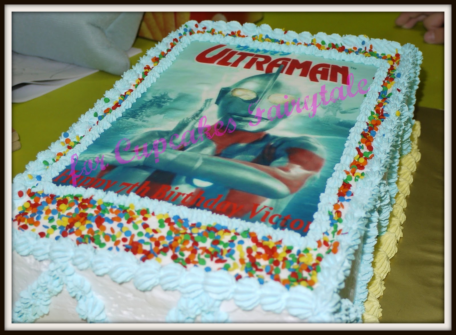 Cupcakes Fairytale: VICTOR'S ULTRAMAN BIRTHDAY CAKE