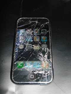 Pics of smashed up iPhone - Just Another Mobile Phone Blog