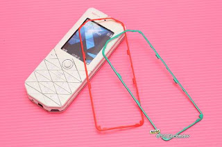 Nokia 7550 Prism white live pics - Just Another Mobile Phone Blog