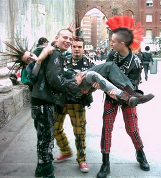 UNIΛÕ: Ðε Єsŧiſσs: Cultura punk