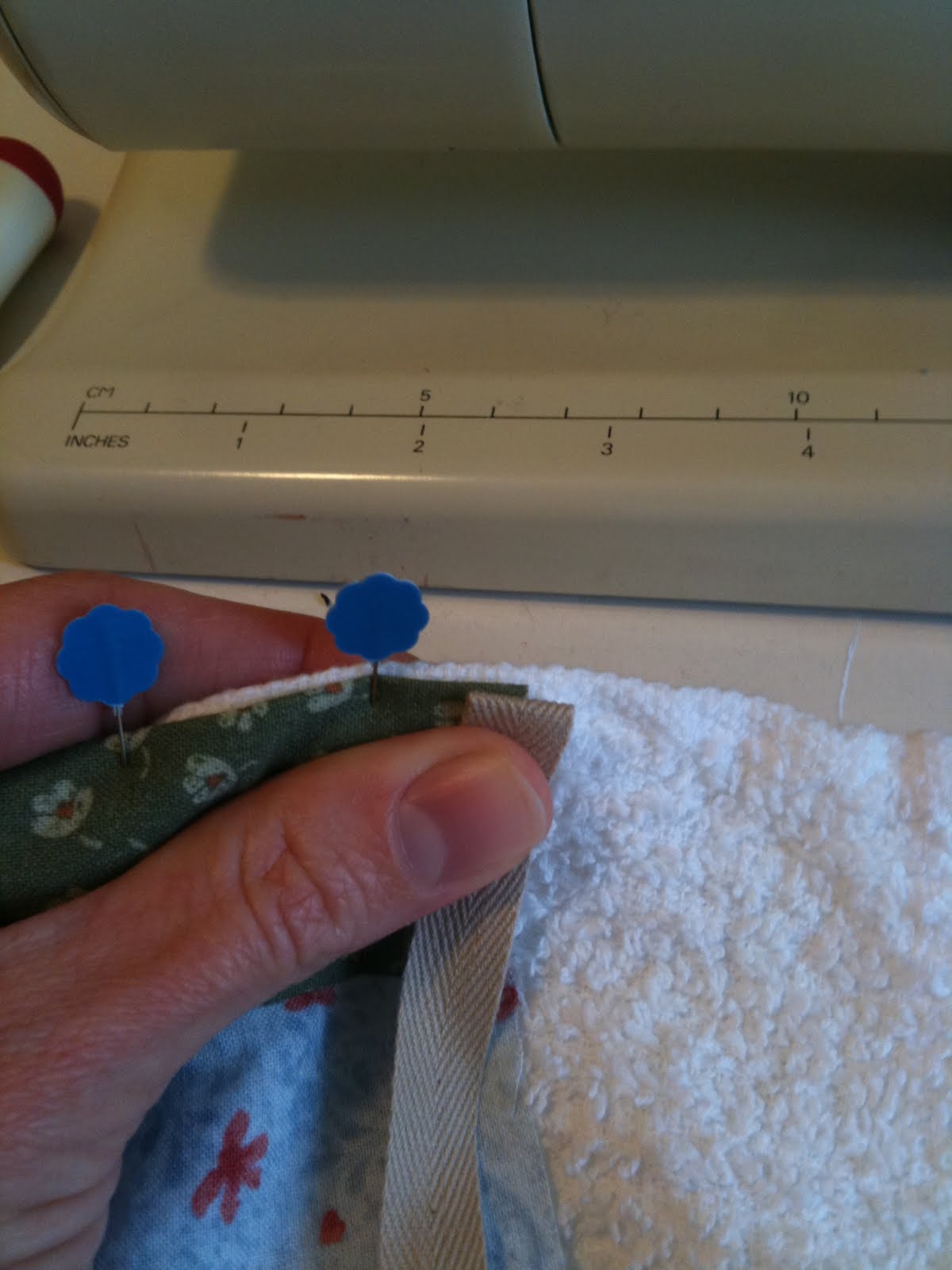 A Few Scraps: Patchwork kitchen towel tutorial