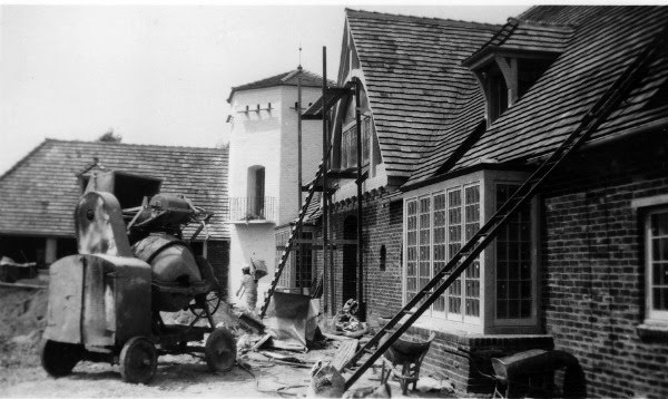 And...scene!: Fredric March California Home