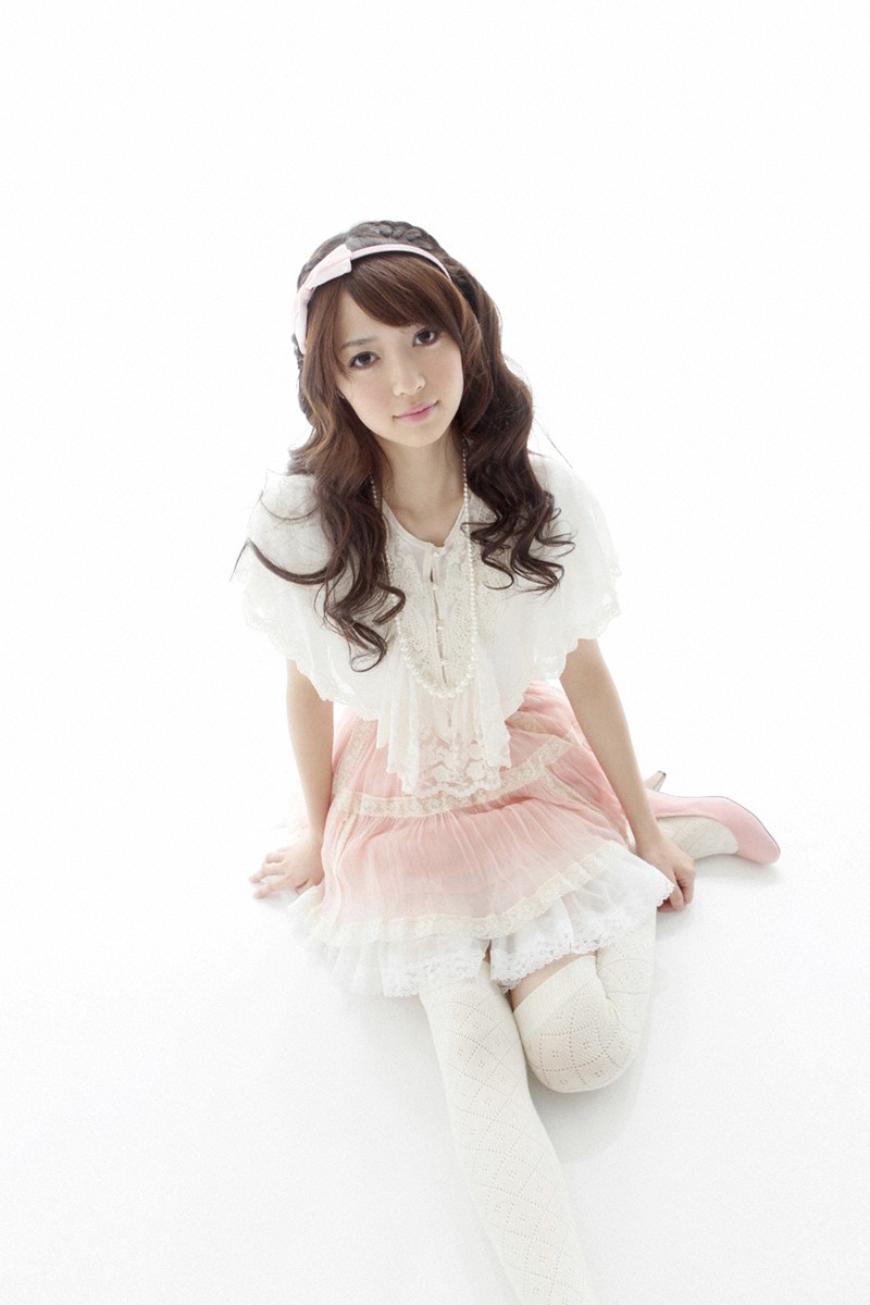News idol blogspot Rina Aizawa In 80th Fasion Dress News idol blogspot Rina Aizawa In 80th Fasion Dress