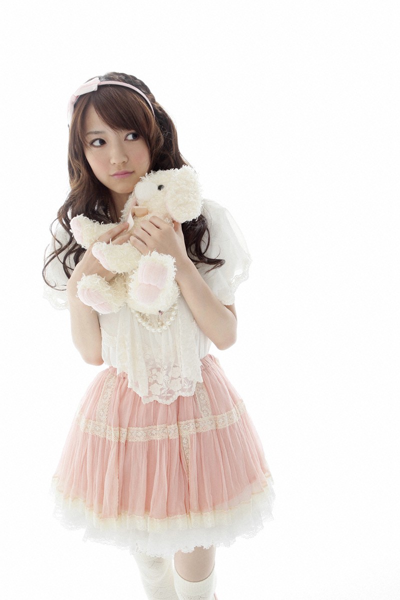 News idol blogspot Rina Aizawa In 80th Fasion Dress News idol blogspot Rina Aizawa In 80th Fasion Dress