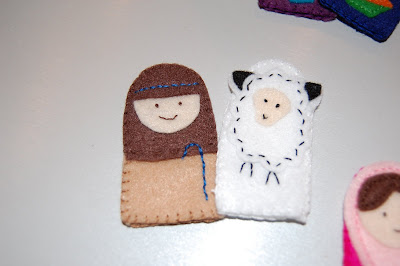 "C" is for Crafty: Felt Finger Puppet Nativity