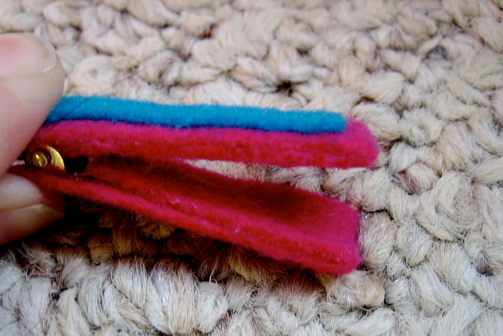 Simple Felt Hair Clip Tutorial - The Cottage Mama