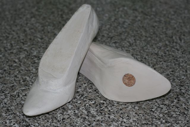 Shoe The Messenger: The casting of a shoe last.