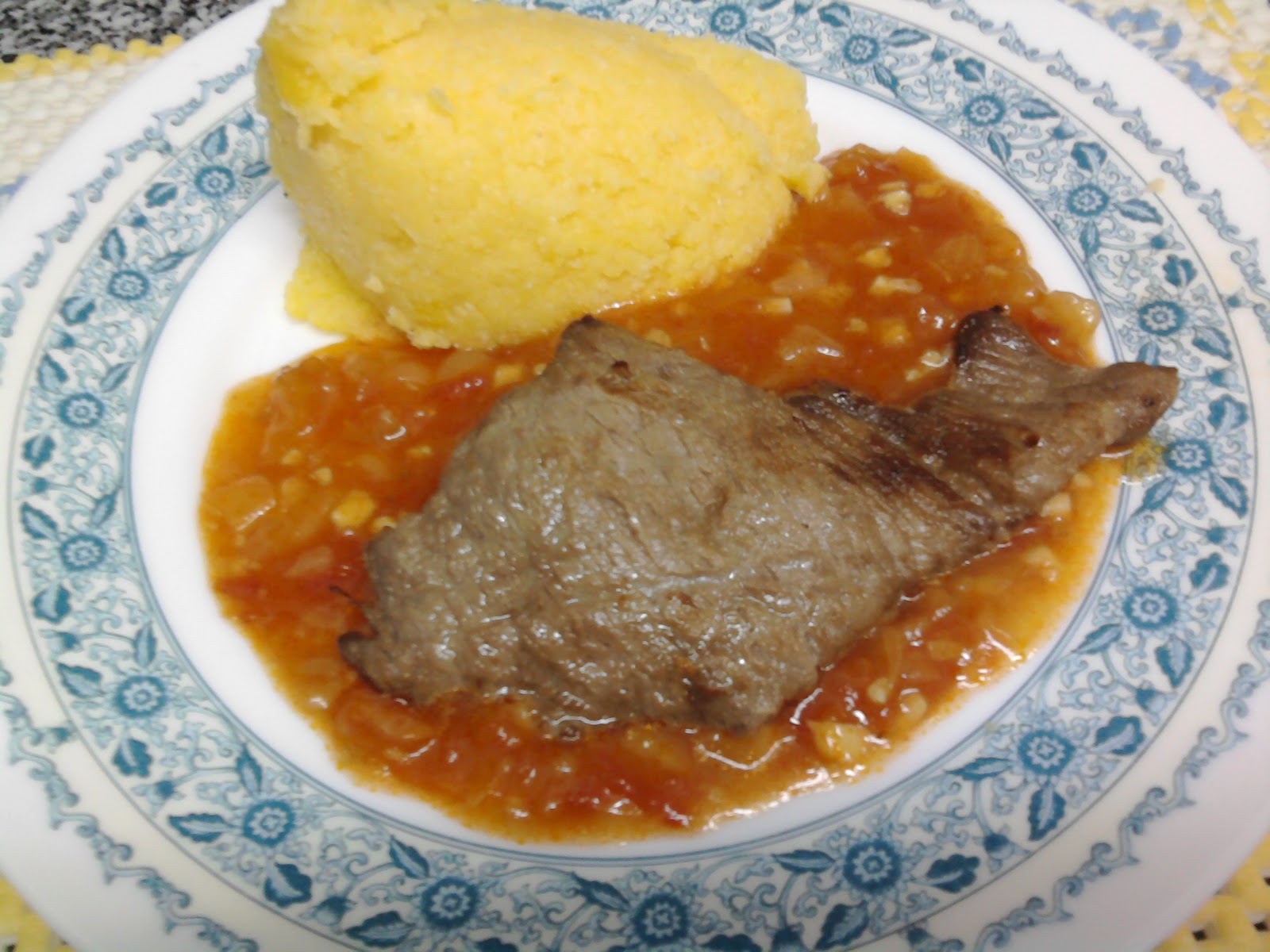 Os Pitéus da Nanyca: Funge de sêmola de milho (FOUFOU em francês) com ...