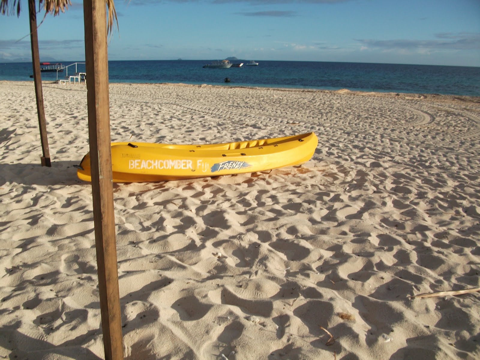 Beachcomber Island: Beachcomber Island and it's Beaches