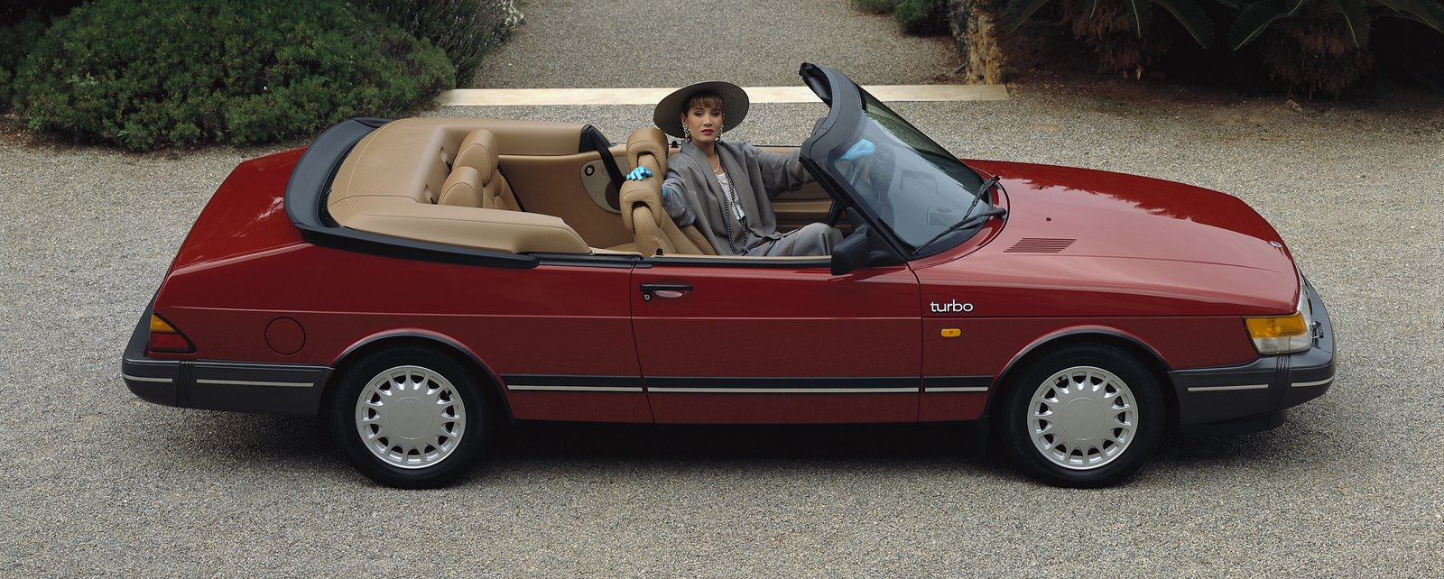 Red Saab 900 Classic Convertible ~ SAABISM