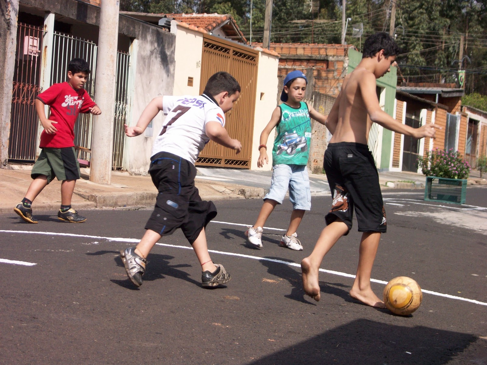 Guerrilha DCI: PROJETO ARTE LIVRE + FUTEBOL DE RUA