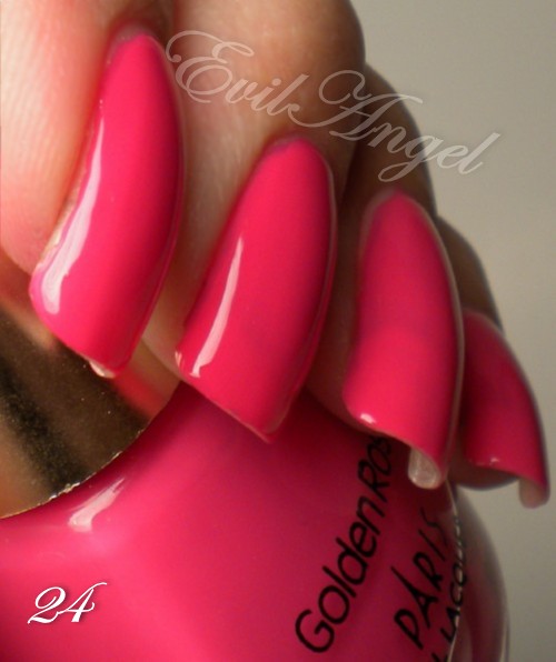 Black nail polish and lip gloss: Golden Rose Swatches