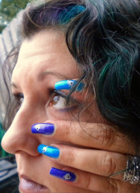 Black nail polish and lip gloss: New hair and matchy nails!