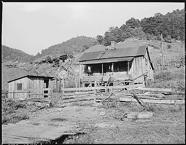 Bleeding Thumb Whittling Club: Appalachia, Horror.