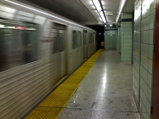Buck Tracks: TTC - Green Line - St. George Station