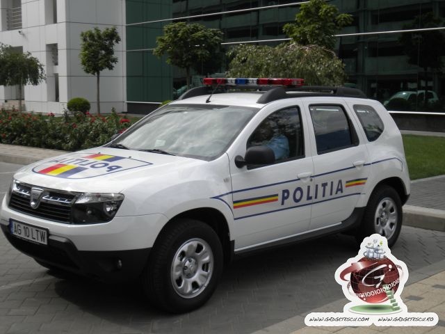 bloganul: Dacia Duster Interceptor - Poze cu Dusterul de Politie