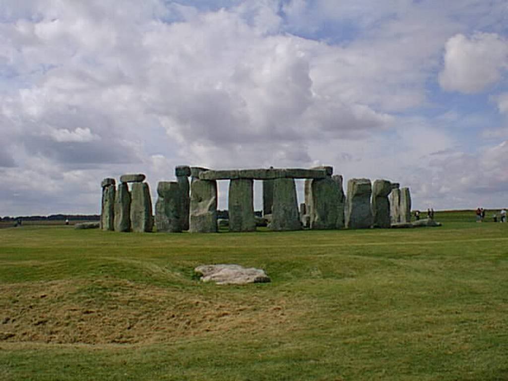 STONE HENGE: STONE HENGE
