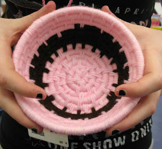 Fun Art Gallery: Yarn Coiled Baskets