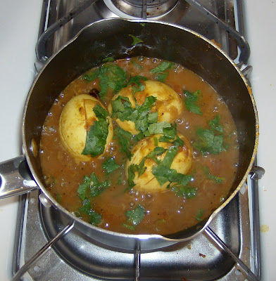 Preethi's Andhra Kitchen: Kodiguddu Pulusu / Andhra Egg Pulusu