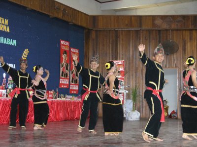 malaysian dances culture: KADAZAN DANCE