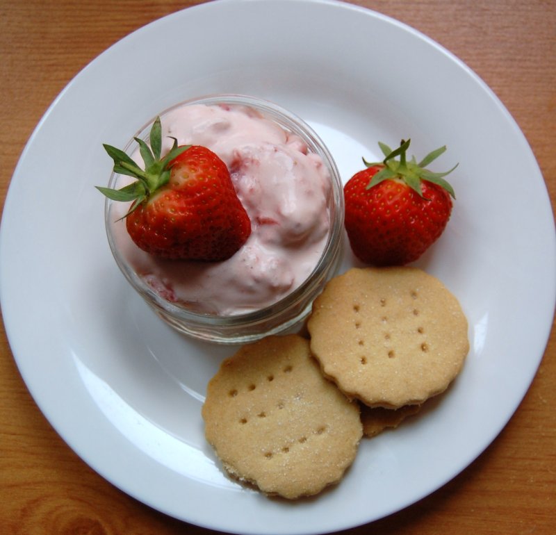 Scotland for the Senses: Kicking Monday in the strawberries (& shortbread)