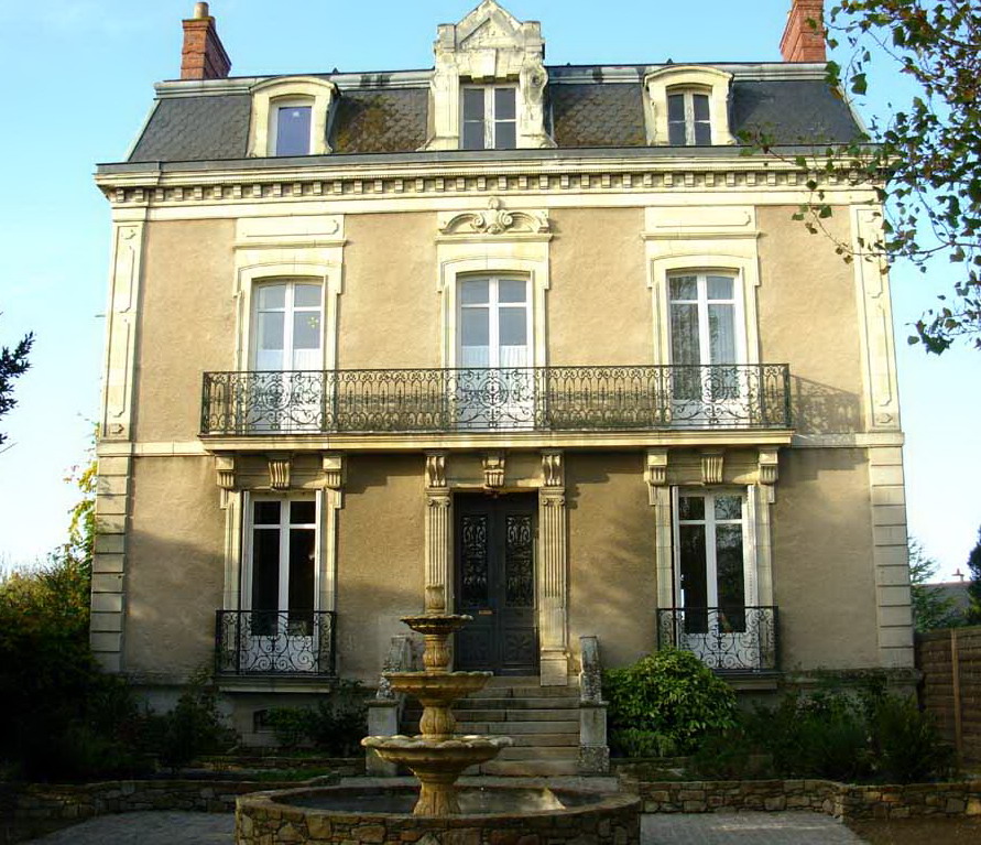 The essence of frenchness: Les "maison de maître"