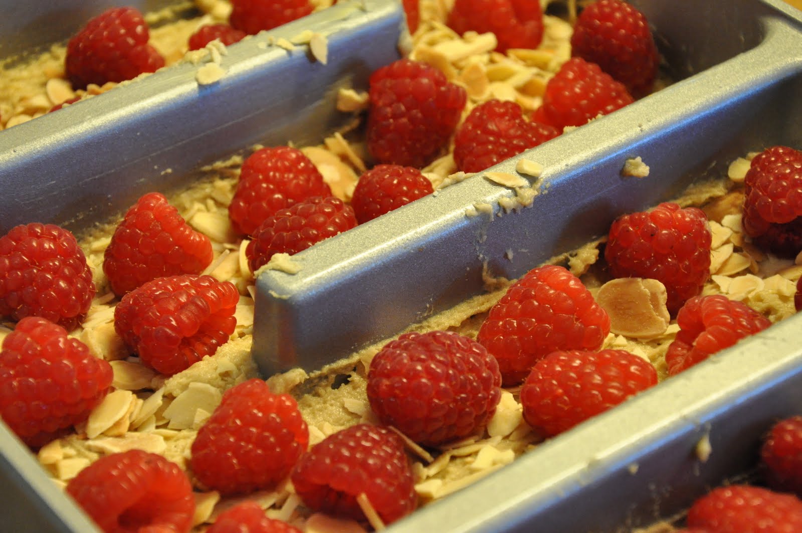 domestic sensualist: Raspberry Almond Squares