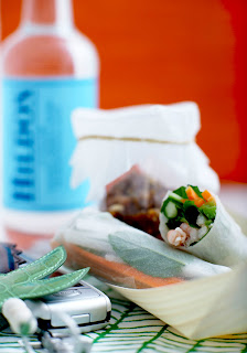 Rispapirruller med rejer og grønt - Marie Melchior