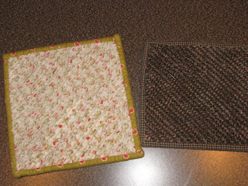 Handmade by Heidi: Chenille Potholder - The Tutorial