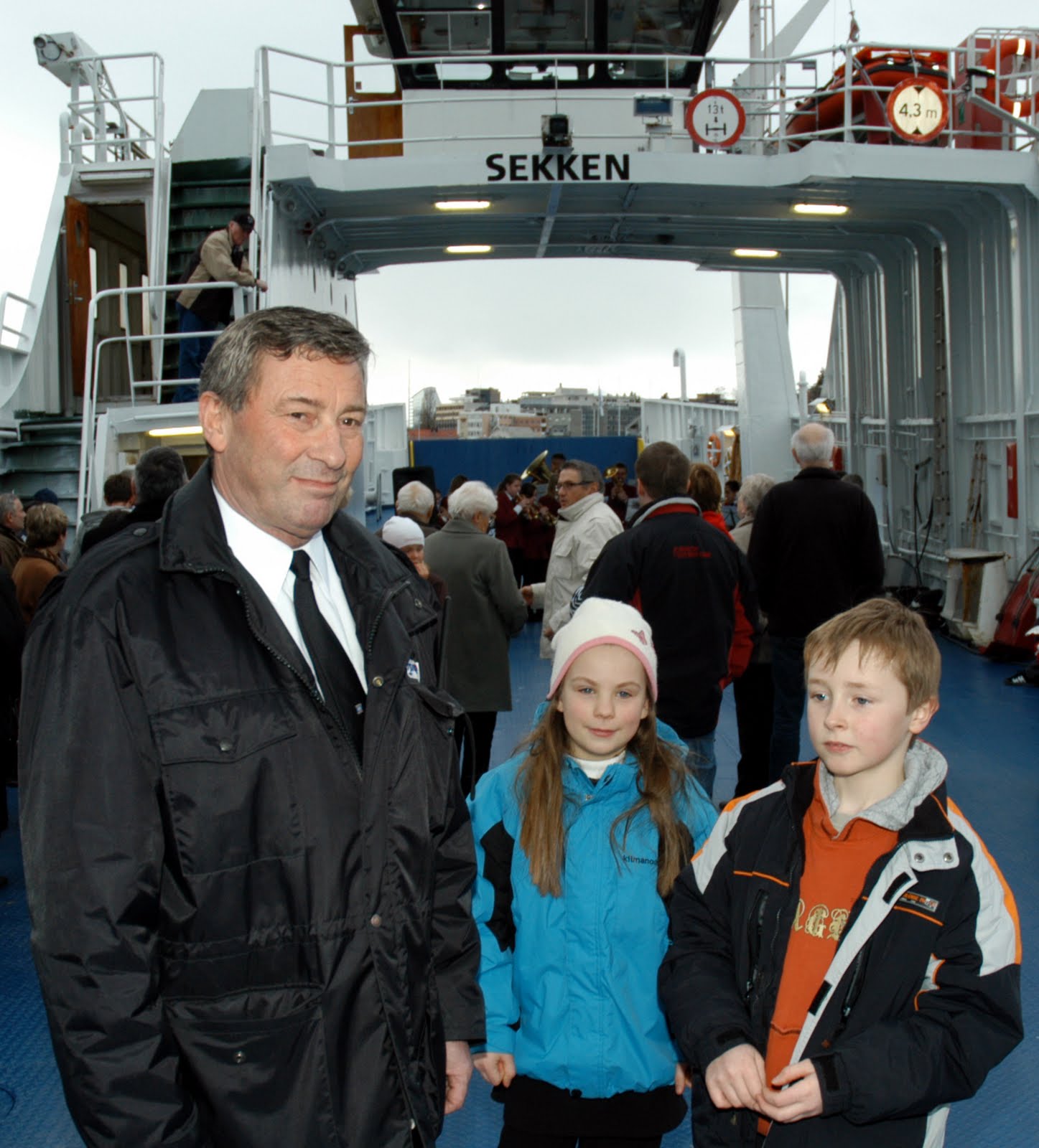 sekken.net: Folkefest for ferjevenner om bord i MF Sekken