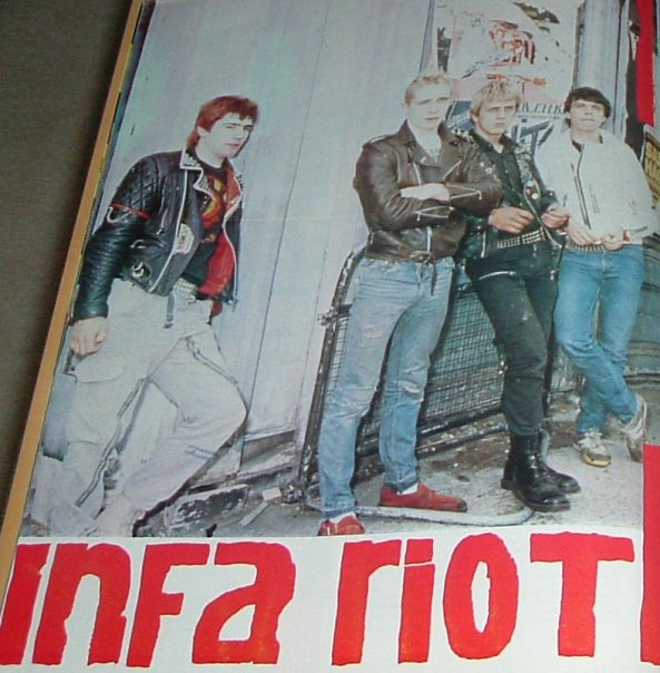 fuera en las calles: infa-riot. biografía. 1979-1985