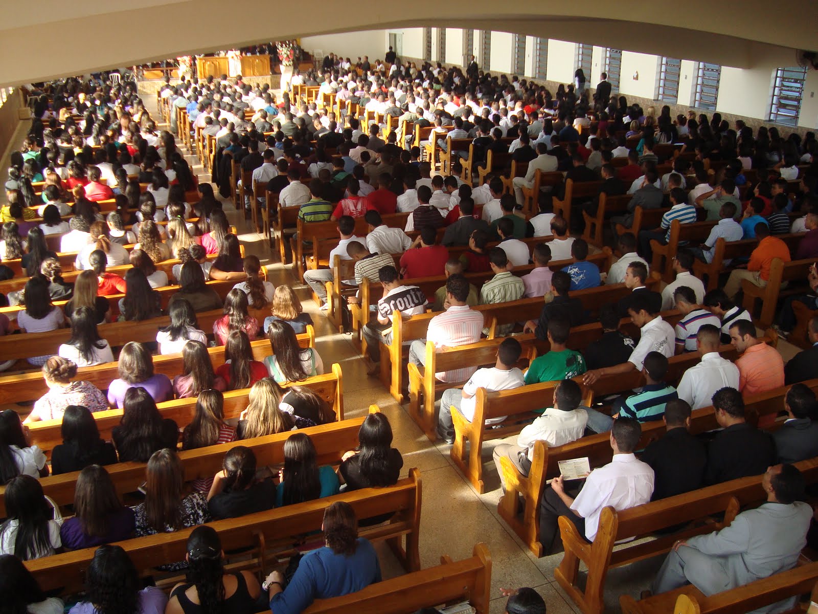 2 mil Jovens se reúnem no Templo-sede da ADBelém em Jd. dos Pimentas ...