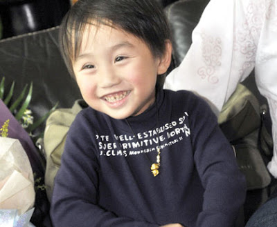 Xiao Xiao Bin makes 700k a week and gets 4 personal assistants ~ The ...