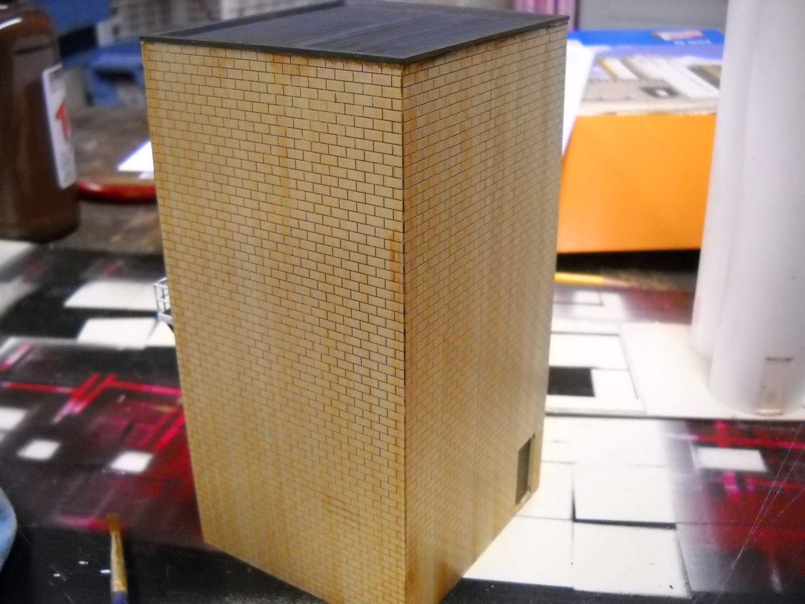 Walthers Magic Pan Bakery -- grain towers