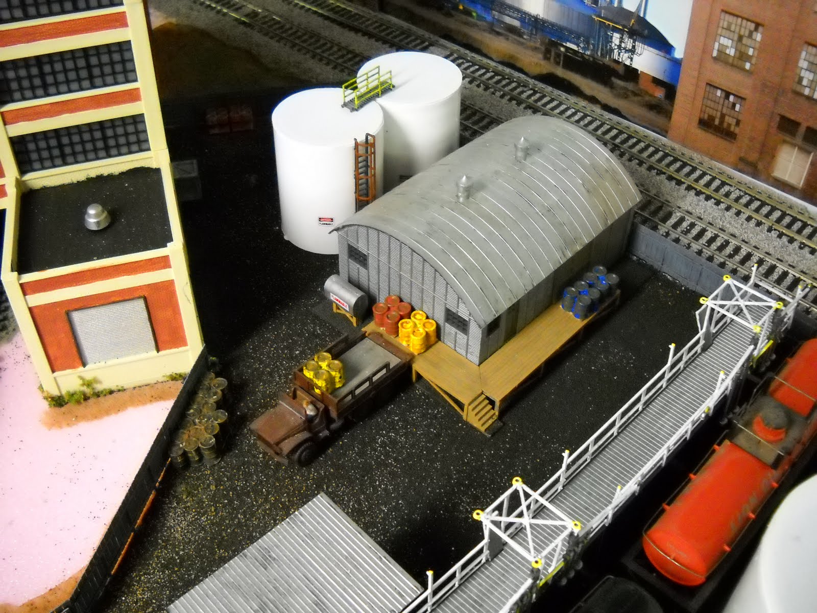 HO scale chemical plant