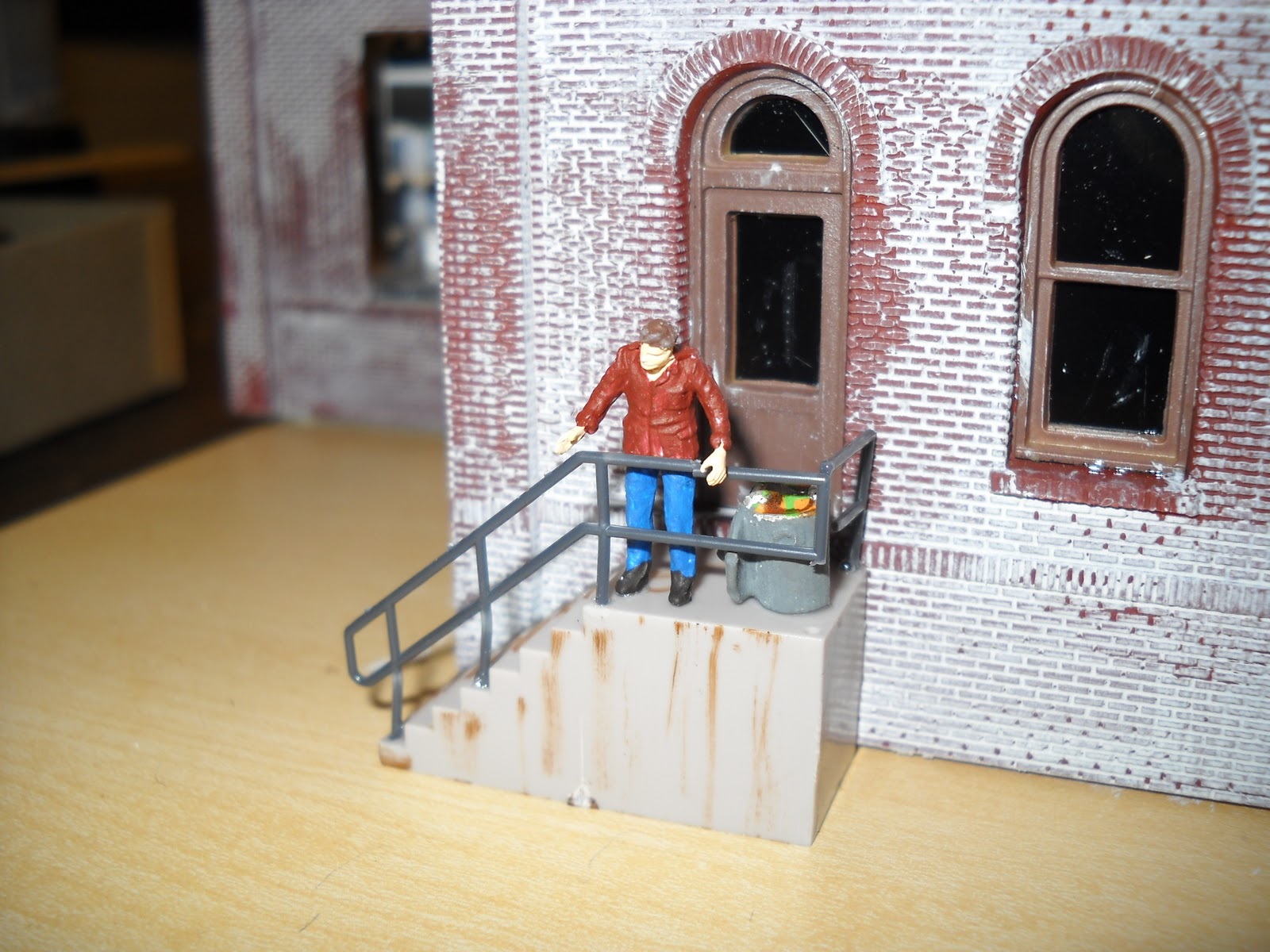 How to detail an HO factory