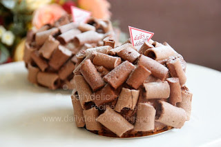 dailydelicious: Concorde Cake: Chocolate mousse and meringue cake, to ...