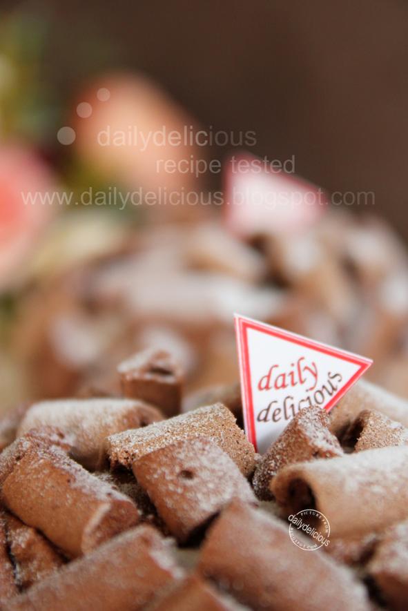 dailydelicious: Concorde Cake: Chocolate mousse and meringue cake, to ...