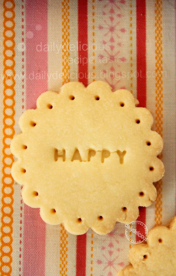 dailydelicious: Happy New Year 2011: Stamped Shortbreads with all my ...
